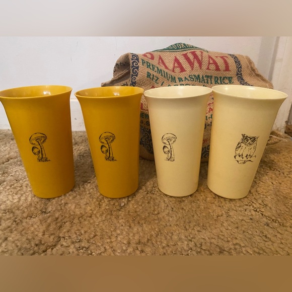 Kitchen | 4 Vintage Plastic Cups | Poshmark